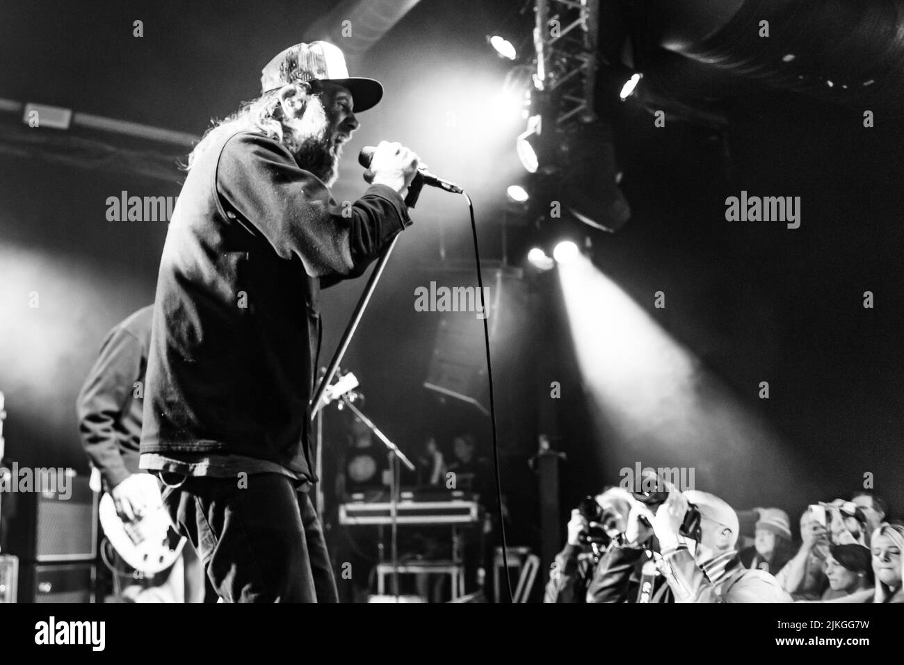 Reef, Live High-resolution images of Glastonbury legendary indie rock ...