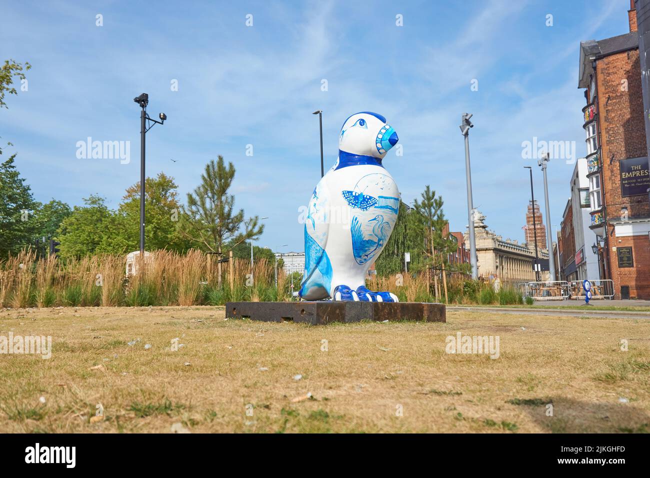 Large puffin statue in Hull city center Stock Photo - Alamy