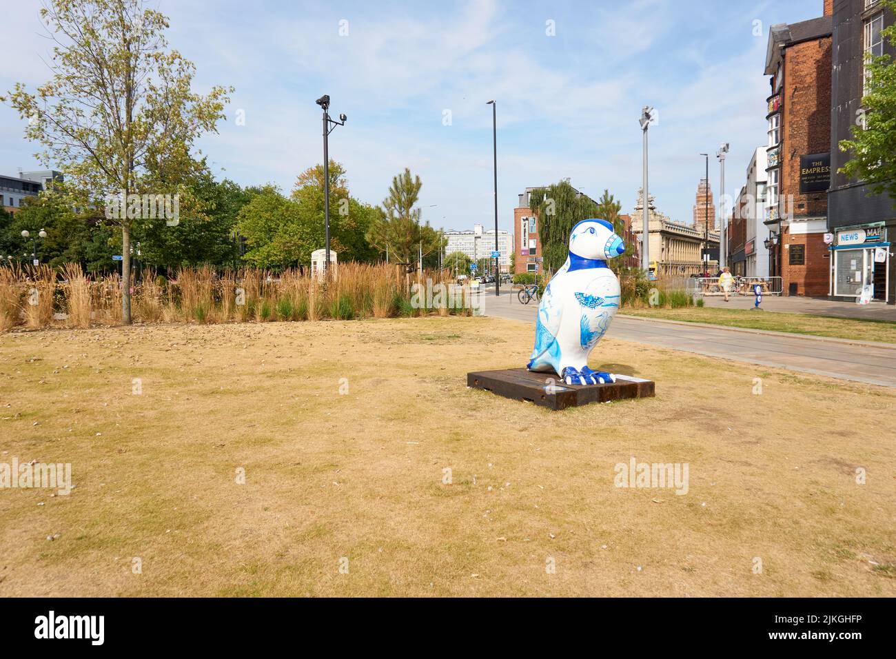 Large puffin statue in Hull city center Stock Photo - Alamy