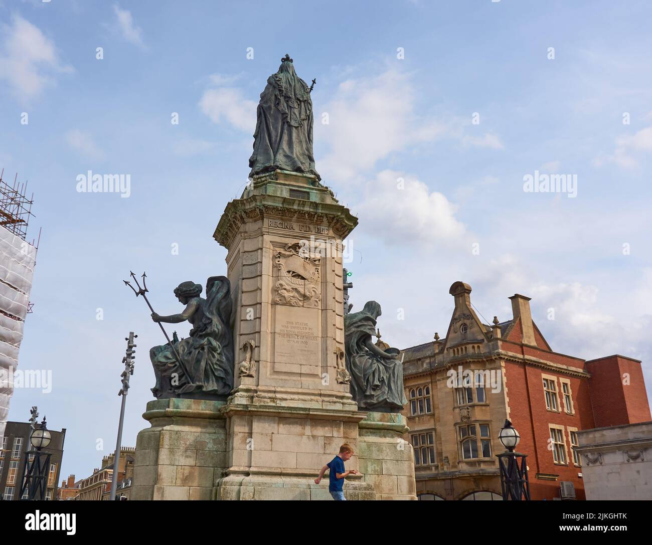 Monument scene in Hull, Yorkshire, UK Stock Photo - Alamy