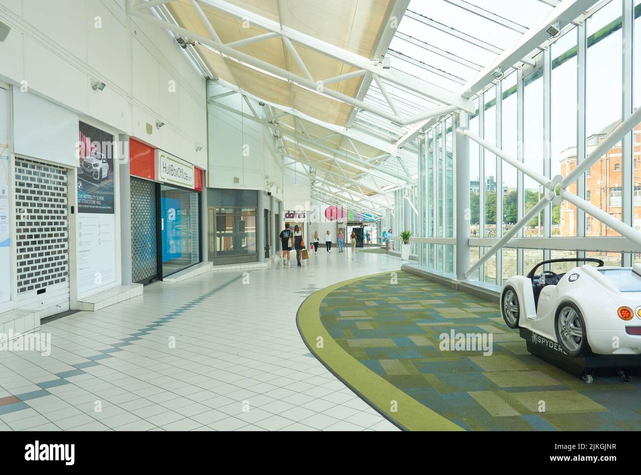 Dead shopping mall hi-res stock photography and images - Alamy