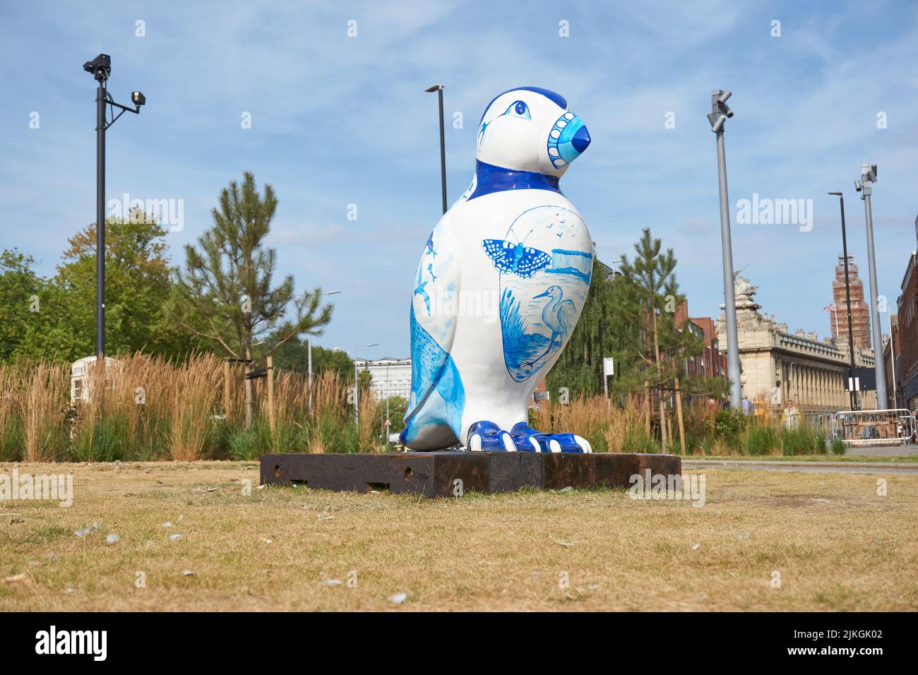 Large puffing street statue in Hull, UK Stock Photo - Alamy