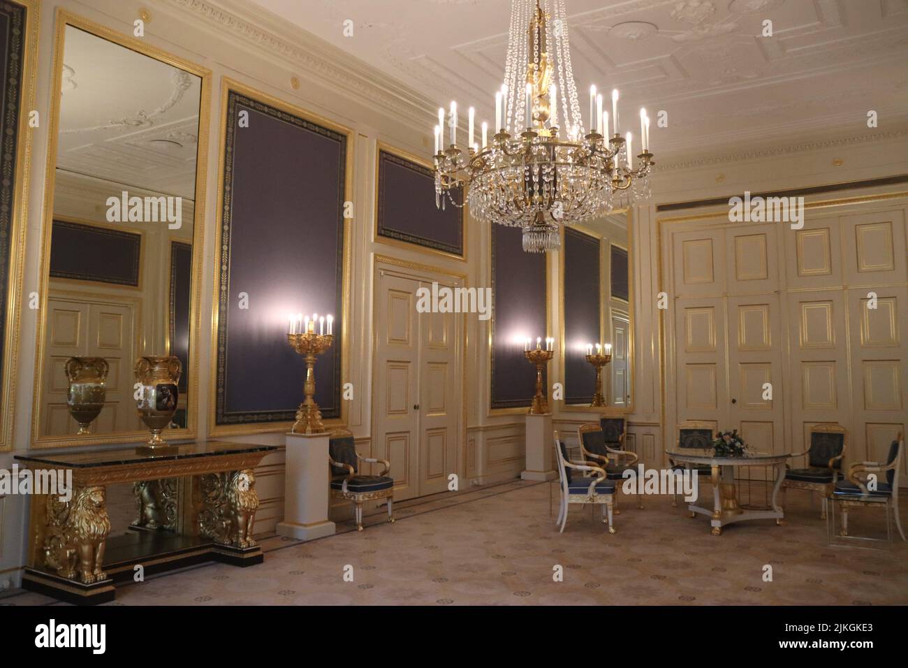 Noordeinde Palace in The Hague Stock Photo - Alamy