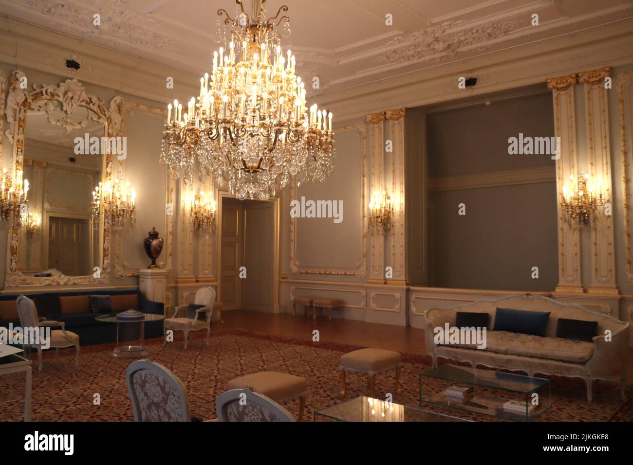 Noordeinde Palace in The Hague Stock Photo - Alamy
