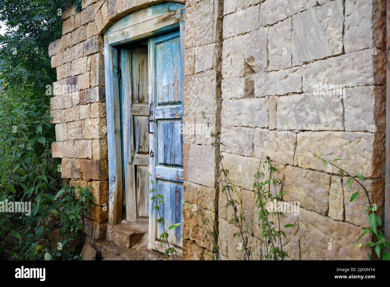 Ancient village Gamsutl on rock on background of mountains. Amazing ...