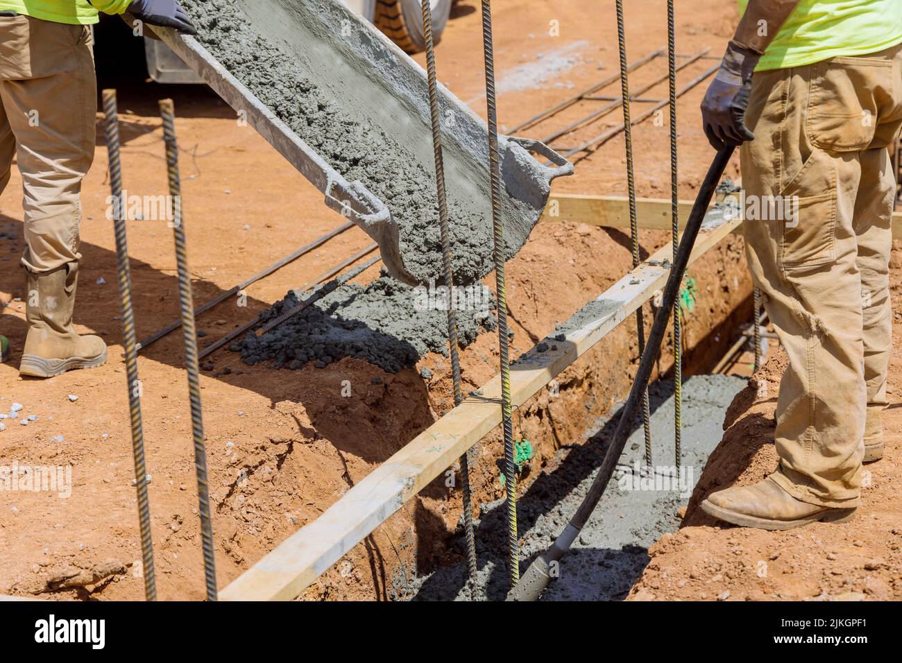 Concrete wall footings hi-res stock photography and images - Alamy