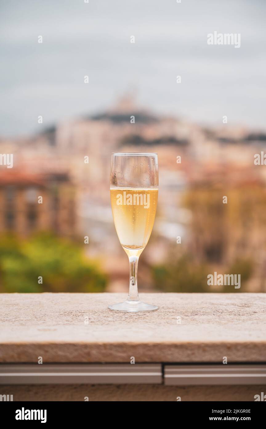 A champagne glass with bubbles Stock Photo - Alamy