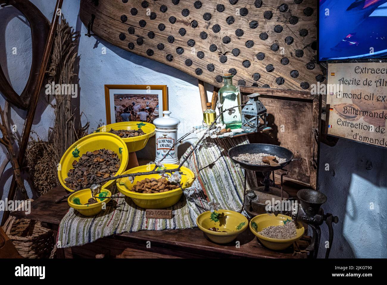 Cave house artenara gran canaria hi-res stock photography and images ...