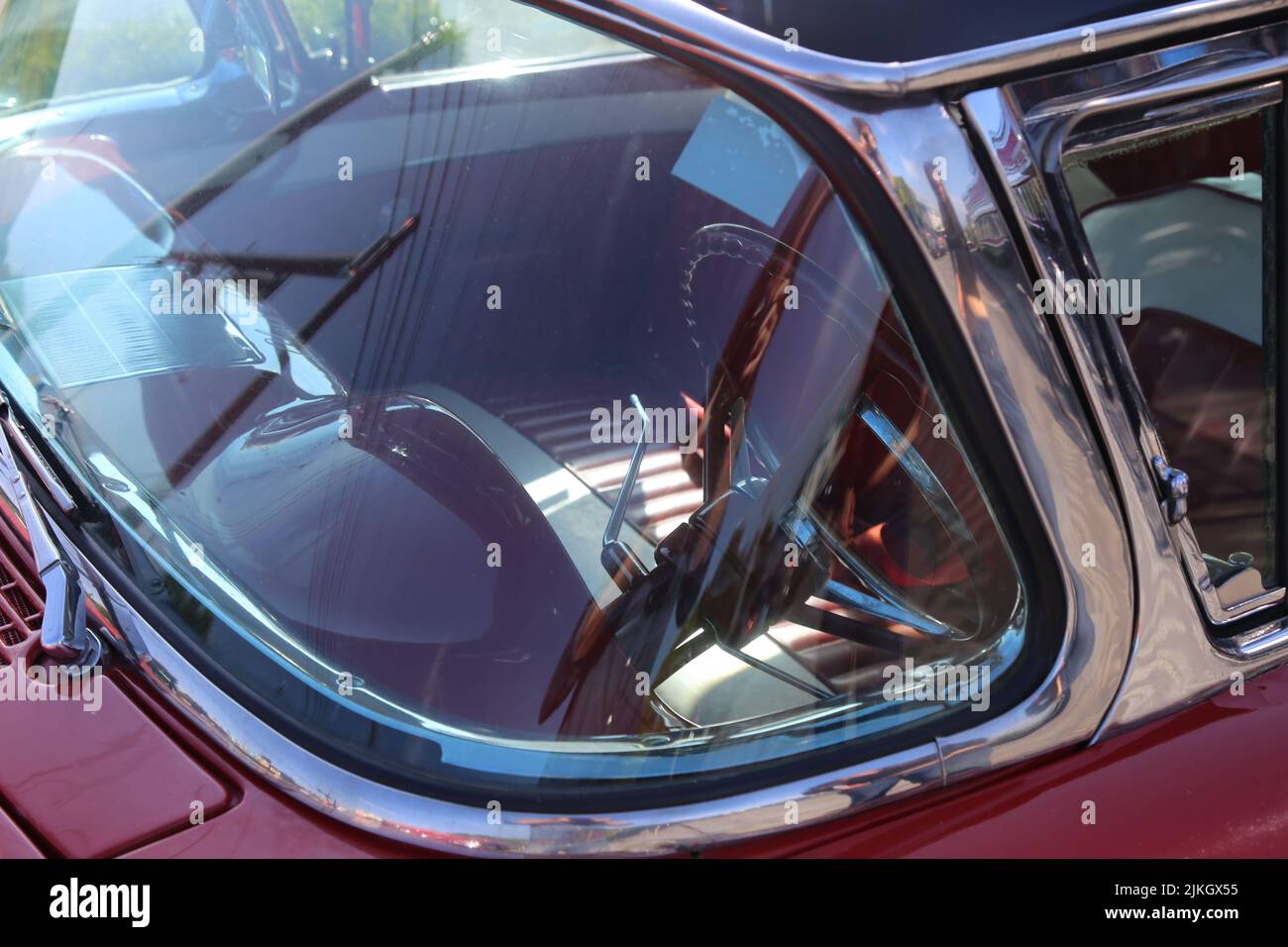 Classic red wheel hi-res stock photography and images - Alamy