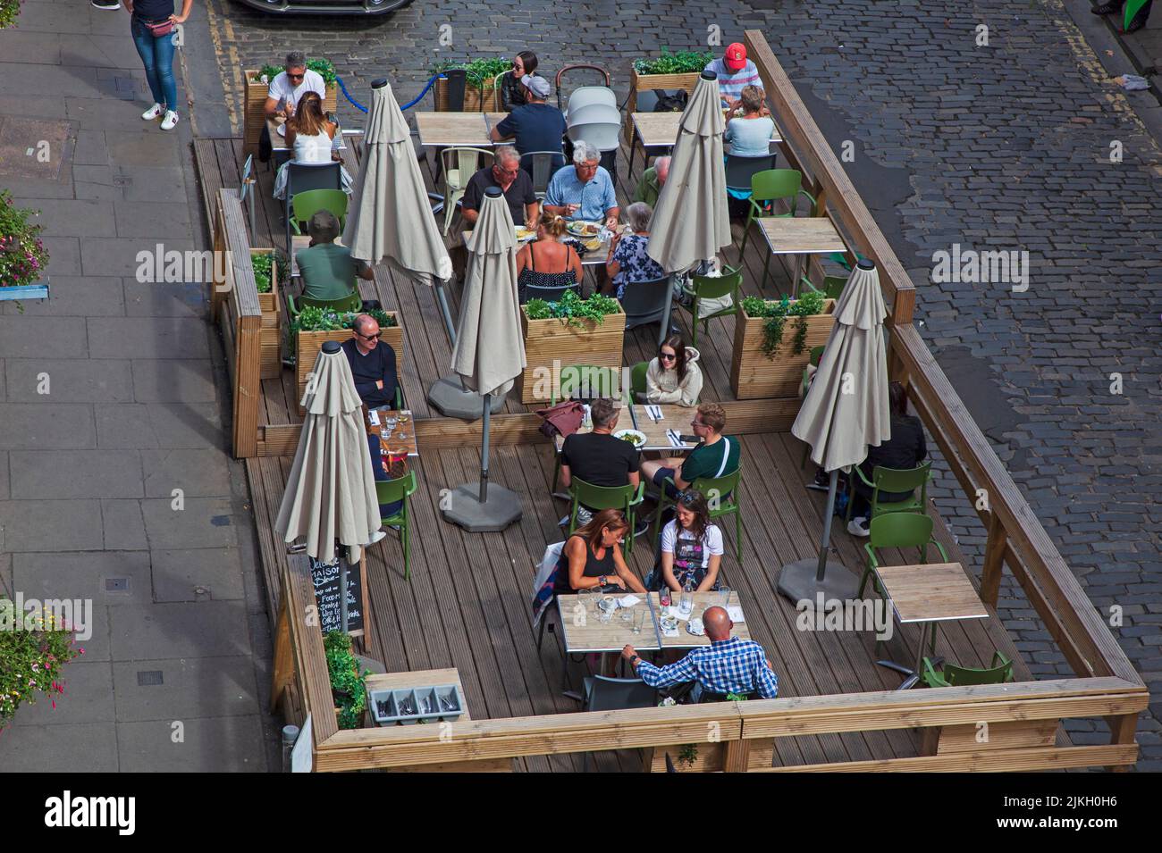 High Street, Royal Mile, Edinburgh, Scotland, UK. 2nd August 2022. Hot ...