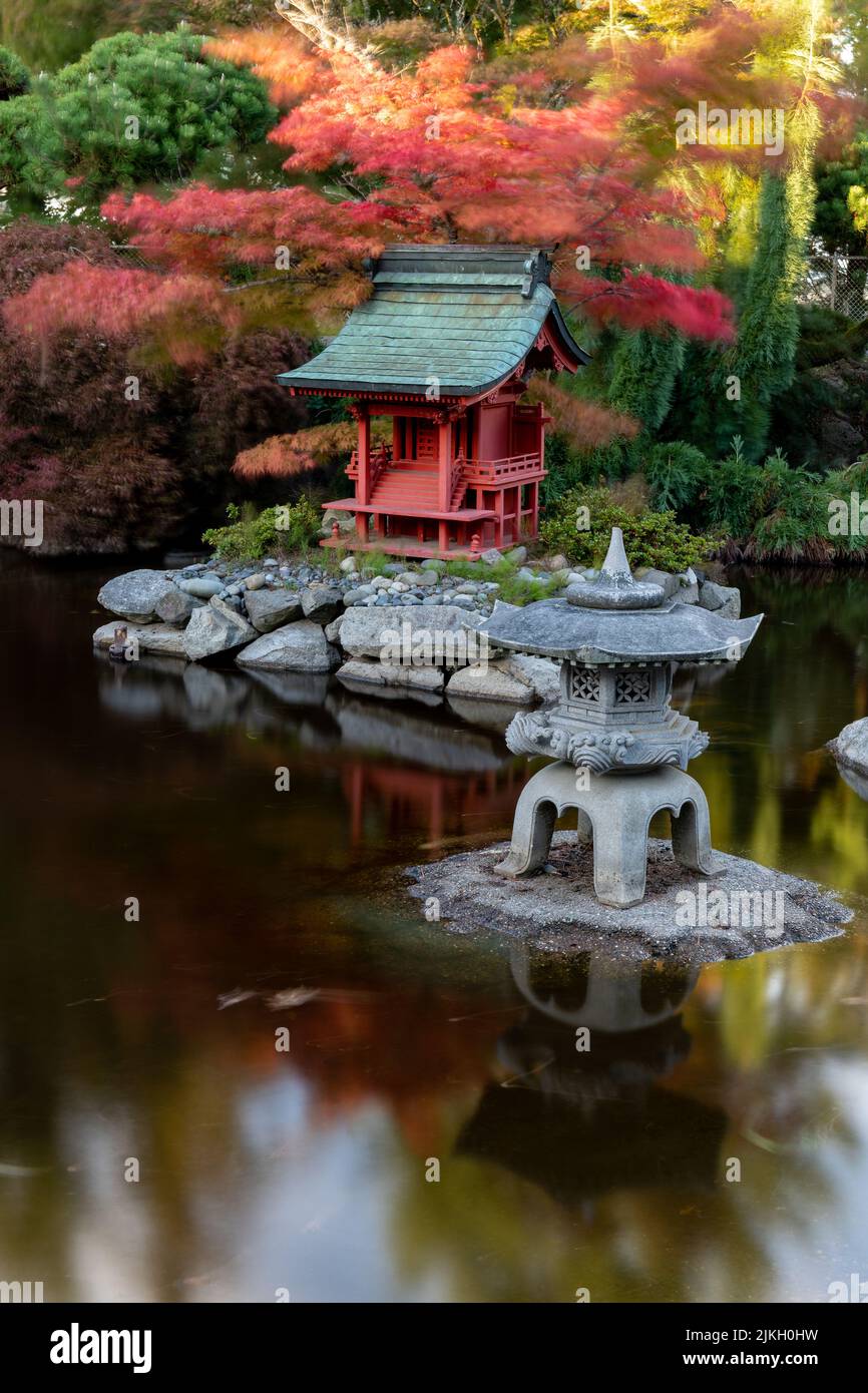 Red Pagoda and Lantern in Japanese Garden Pond in Point Defiance Park ...