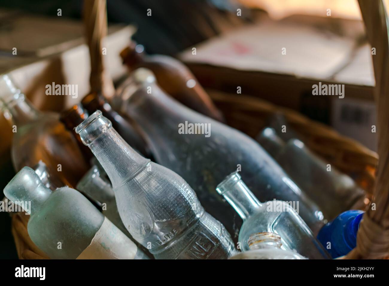 Empty bottles of alcohol hi-res stock photography and images - Alamy