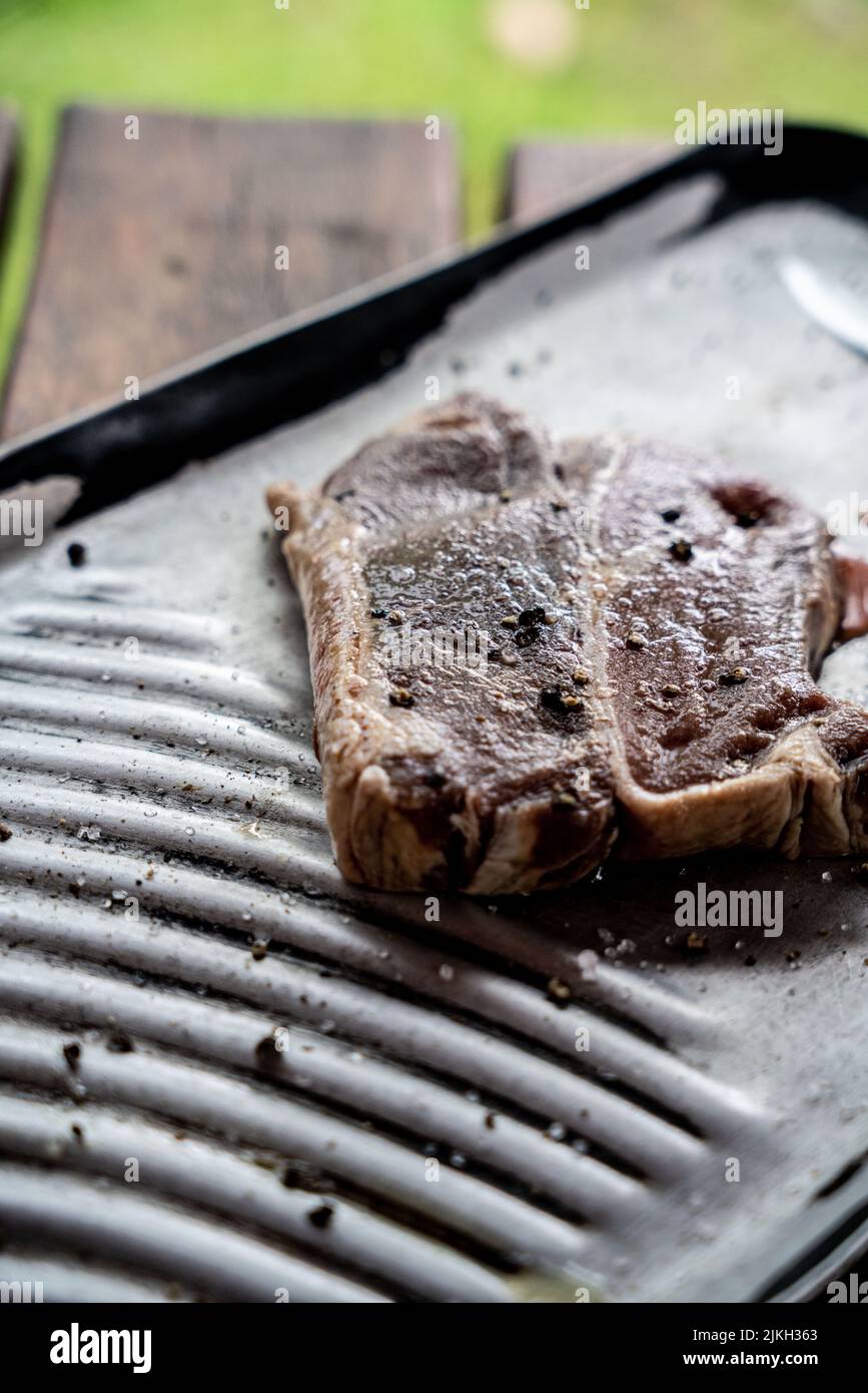 Steak vertical hi-res stock photography and images - Alamy