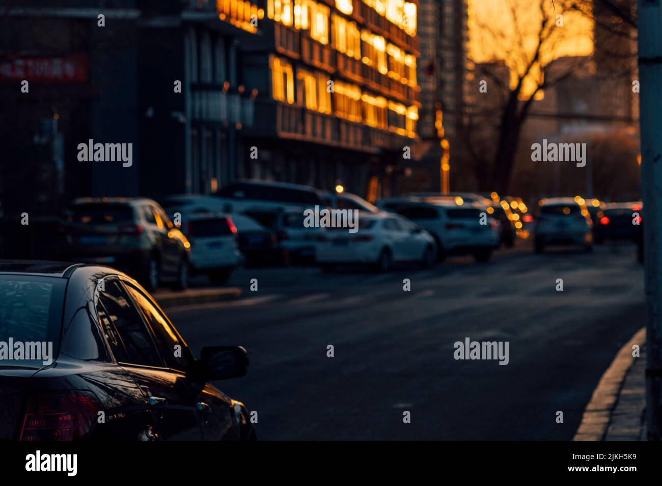 Sunset street light hi-res stock photography and images - Alamy