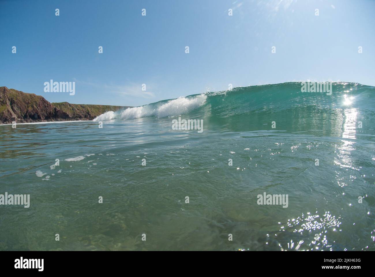 Underwater view breaking wave hi-res stock photography and images - Alamy