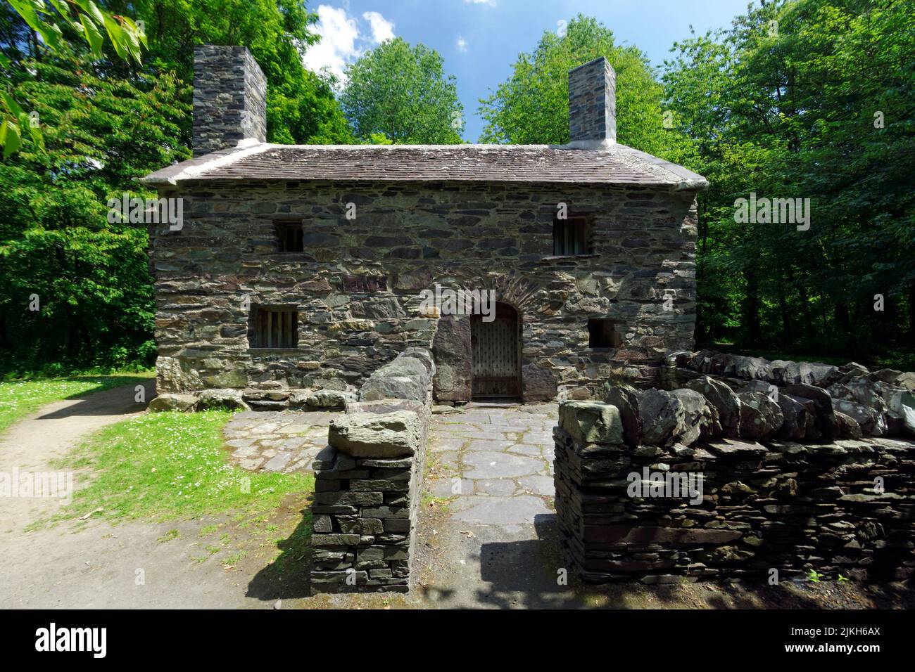 Y Garreg Fawr farmhouse, St Fagans National History Museum, Cardiff ...