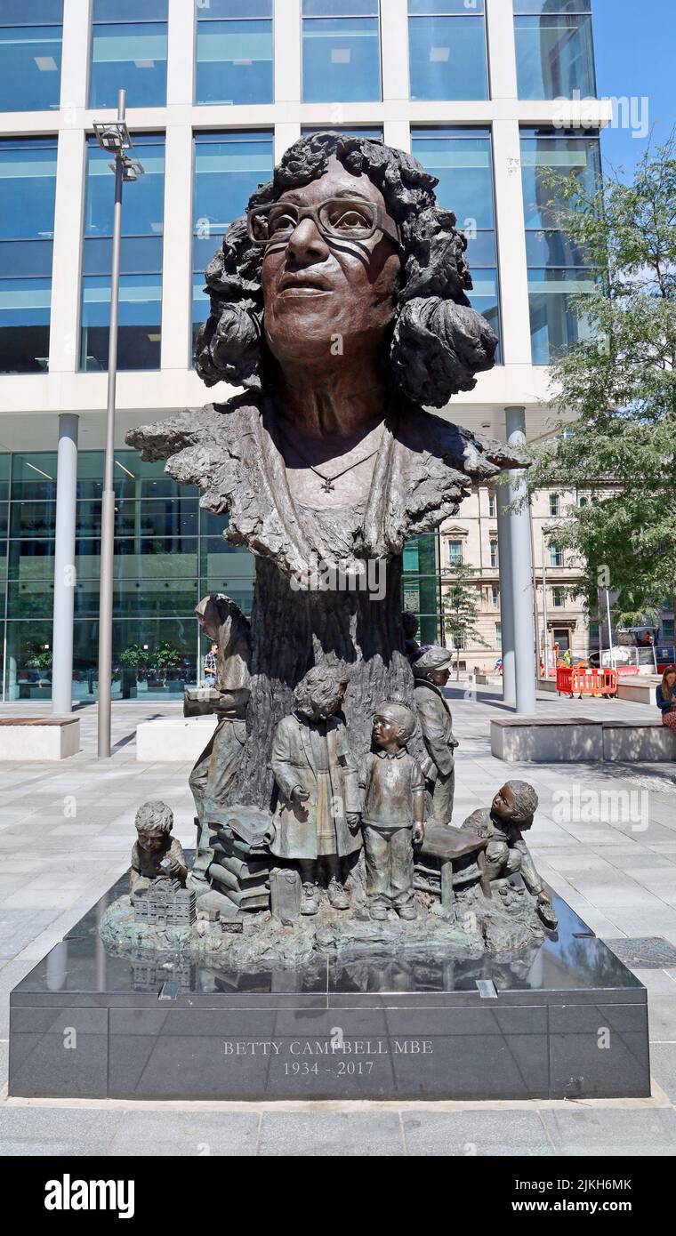 Rachel elizabeth campbell statue hi-res stock photography and images ...