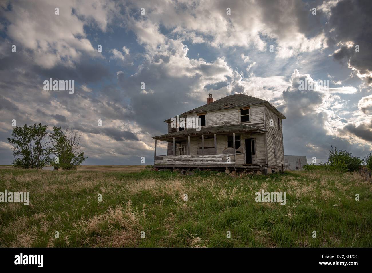 Facade of an old farm house on the prairies of Alberta, Canada Stock ...