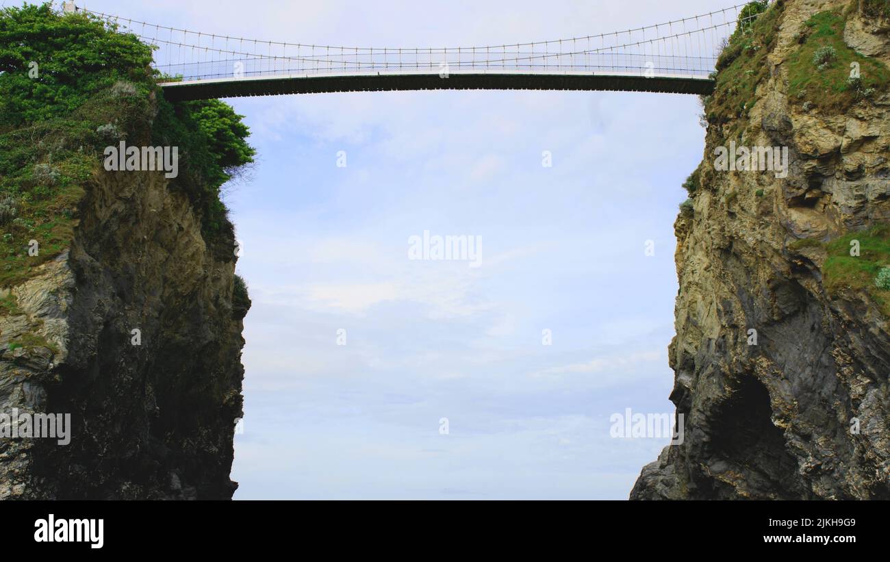 Hanging footbridge hi-res stock photography and images - Alamy