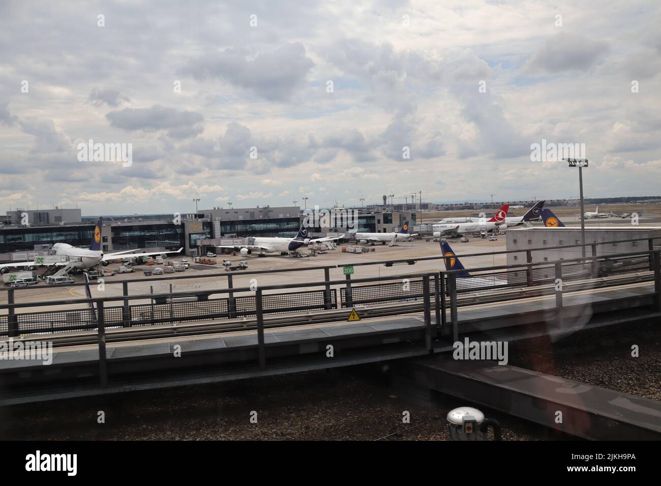 multiple airplanes at the airfield of the airport Stock Photo - Alamy