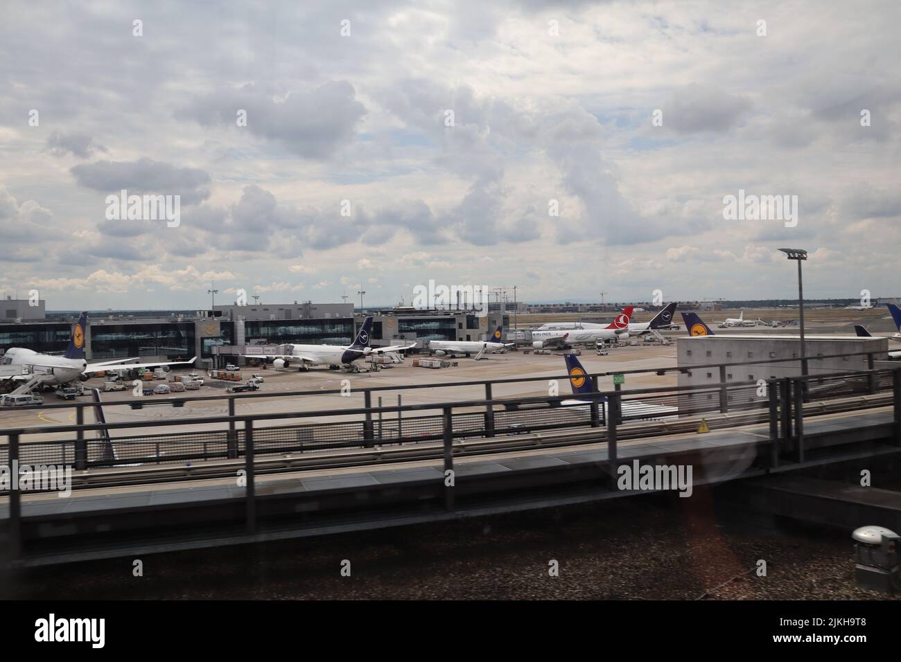 multiple airplanes at the airfield of the airport Stock Photo - Alamy