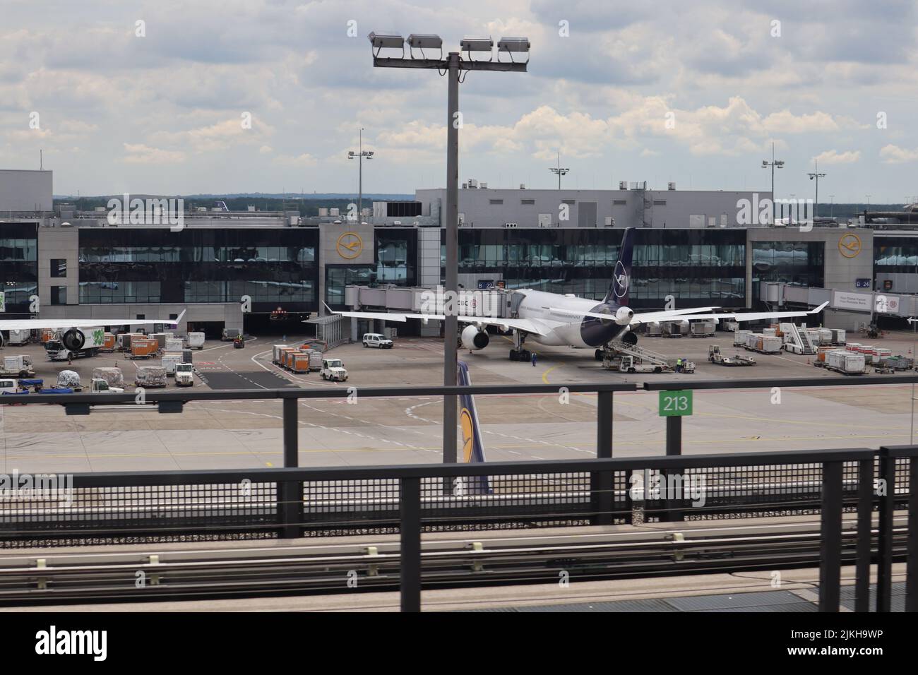 multiple airplanes at the airfield of the airport Stock Photo - Alamy