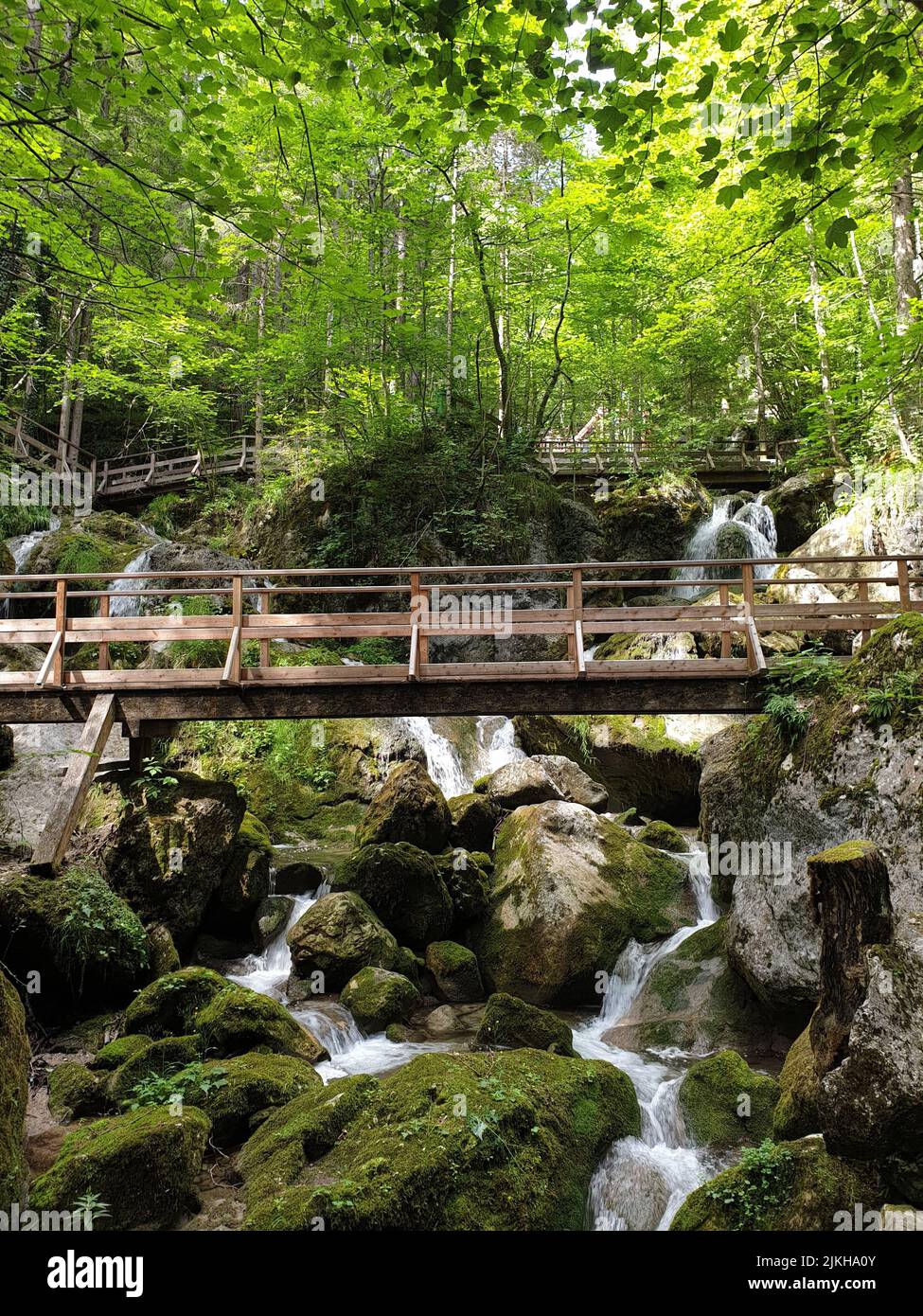 Moss covered bridge hi-res stock photography and images - Alamy