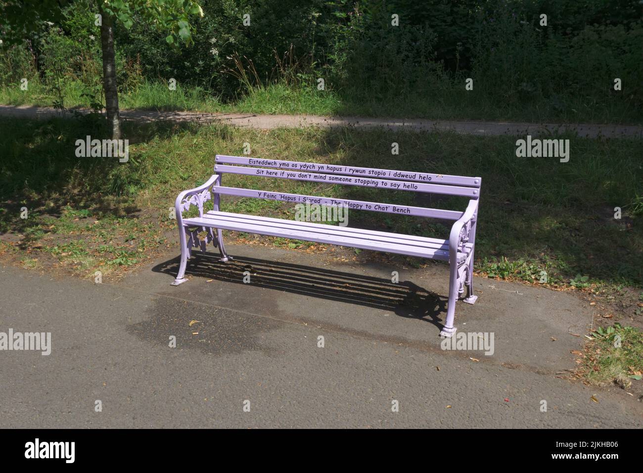 Friendship Bench, Bute Park, Cardiff Stock Photo - Alamy