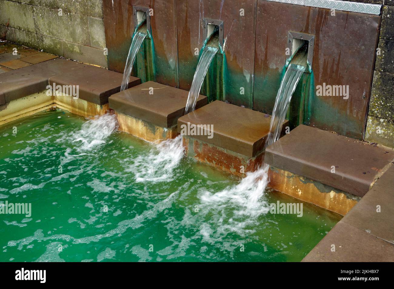 Water feature cardiff bay wales hi-res stock photography and images - Alamy