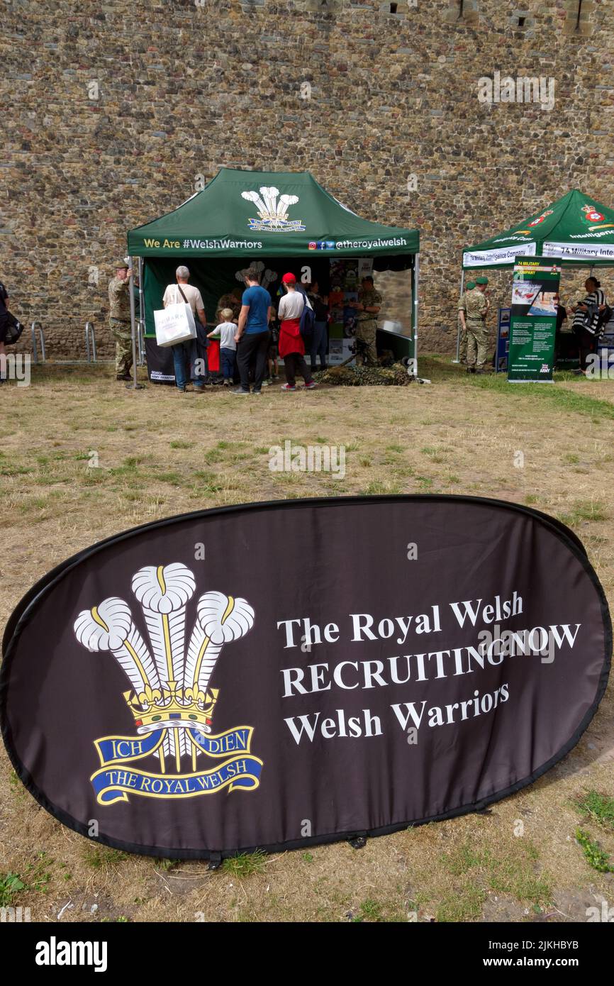 Recruitment stand hi-res stock photography and images - Alamy