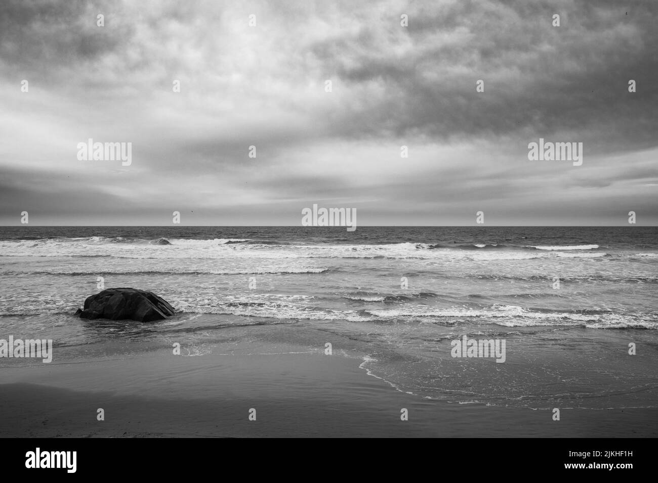 Sandy beach and ocean Black and White Stock Photos & Images - Alamy