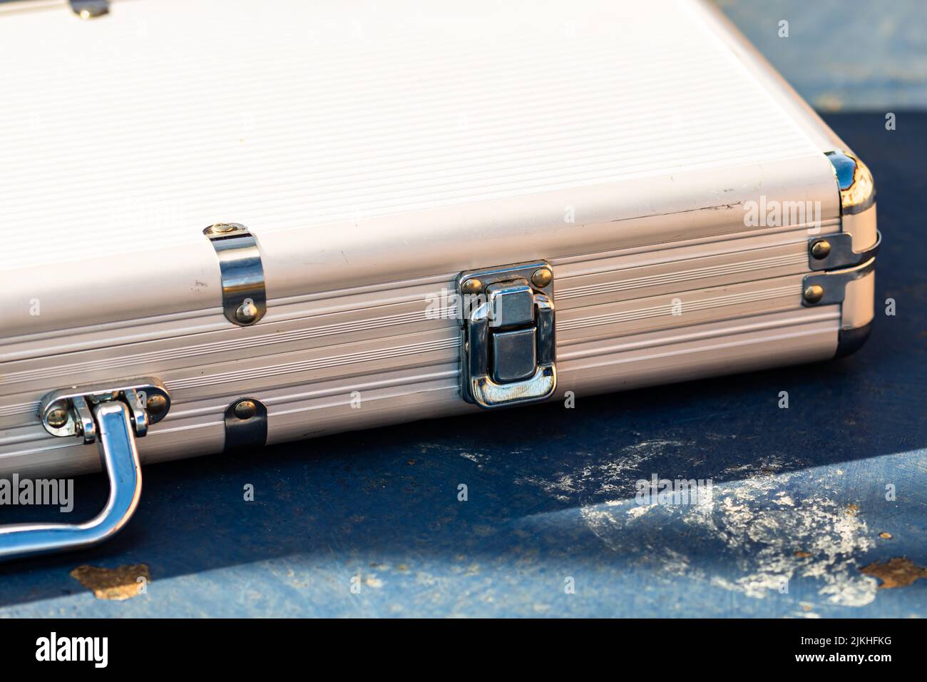 Aluminum briefcase hi-res stock photography and images - Alamy