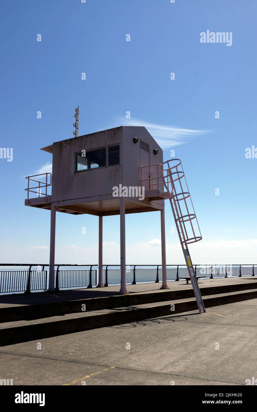 Pink hut on Cardiff Bay Barrage, Cardiff, Wales Stock Photo - Alamy