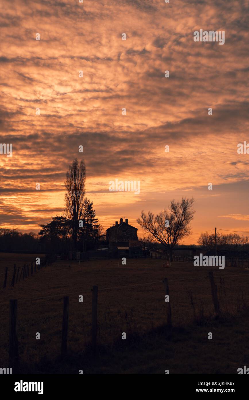 Country farm sunset hi-res stock photography and images - Alamy