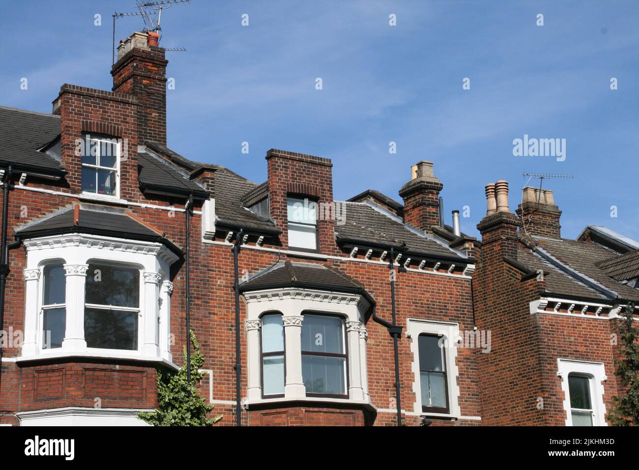 A building with typical architectural details in London Stock Photo - Alamy