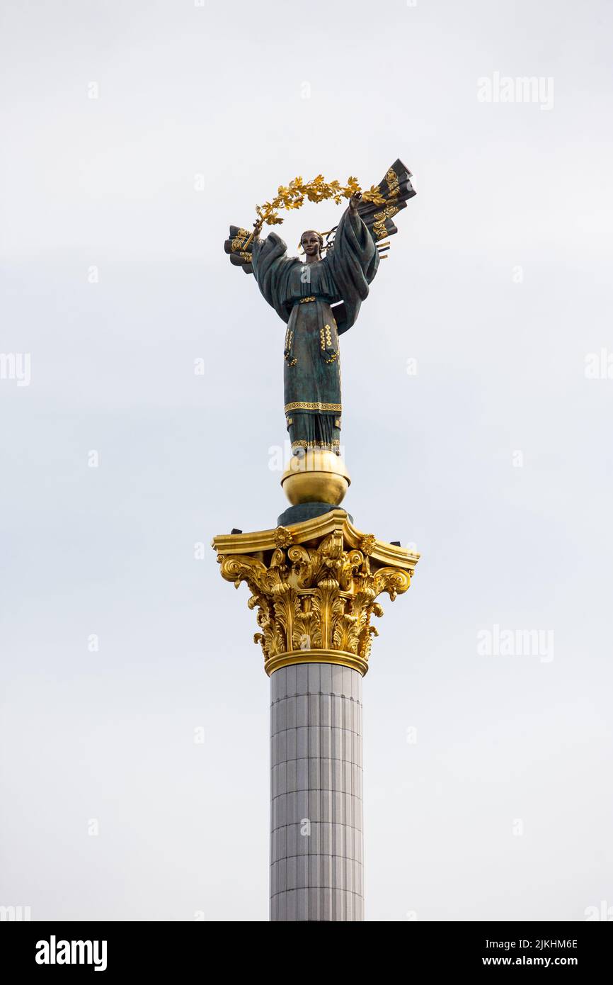 A vertical shot of the Maidan Square Independence Monument, Kyin ...