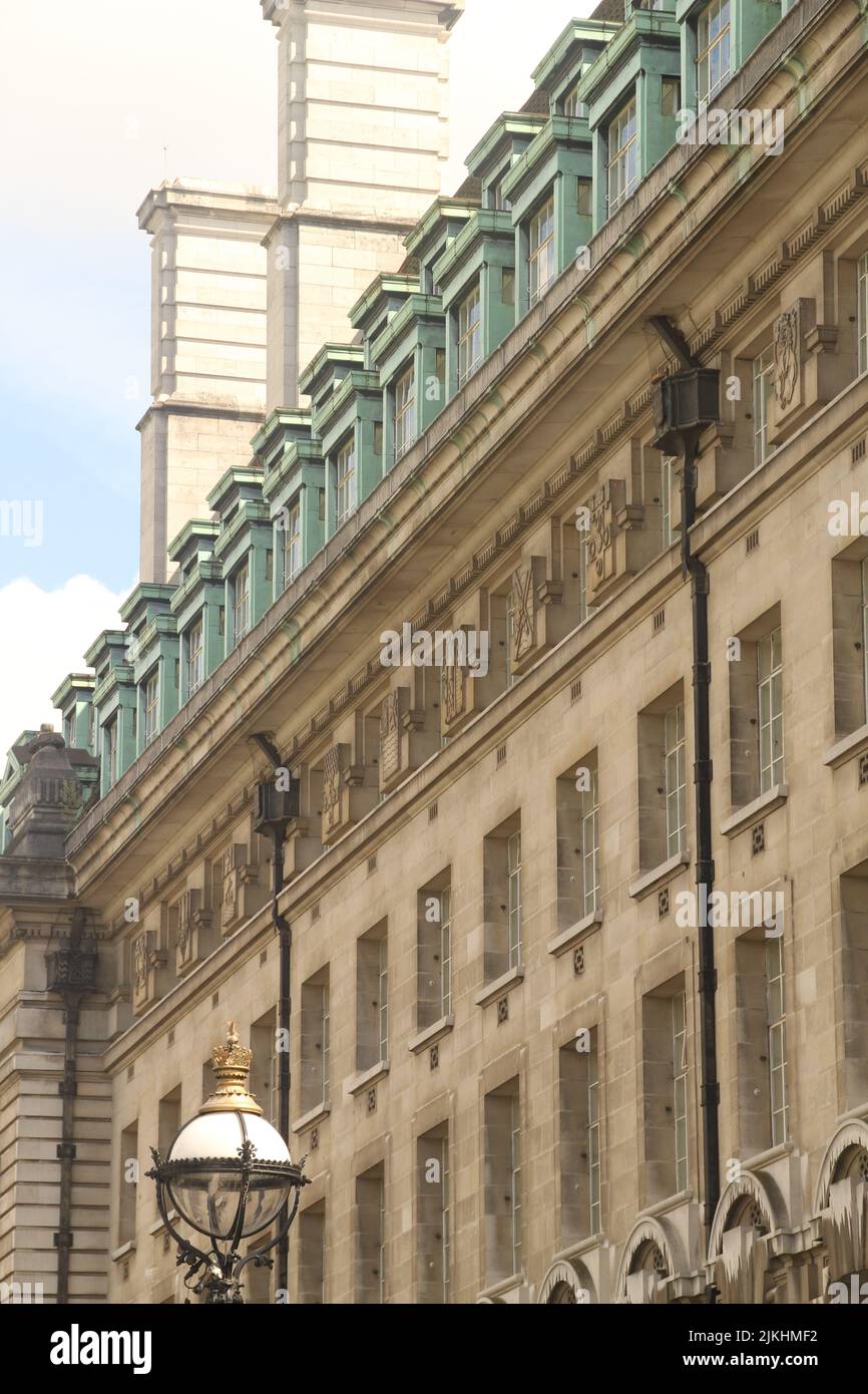 The city of london' victorian building hi-res stock photography and ...