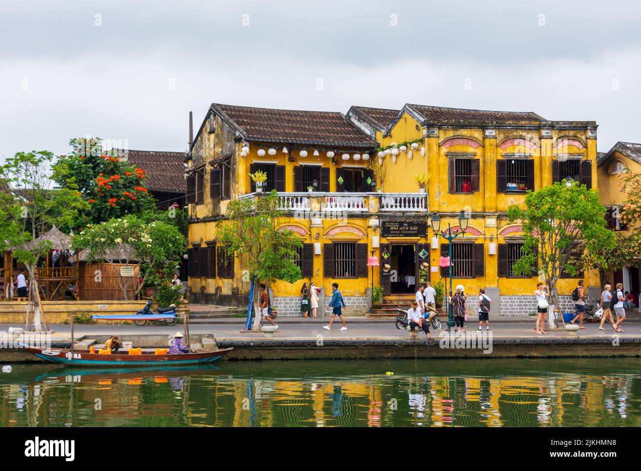 A view of the old town of Hoi An and the Thu Bon River in Vietnam Stock ...