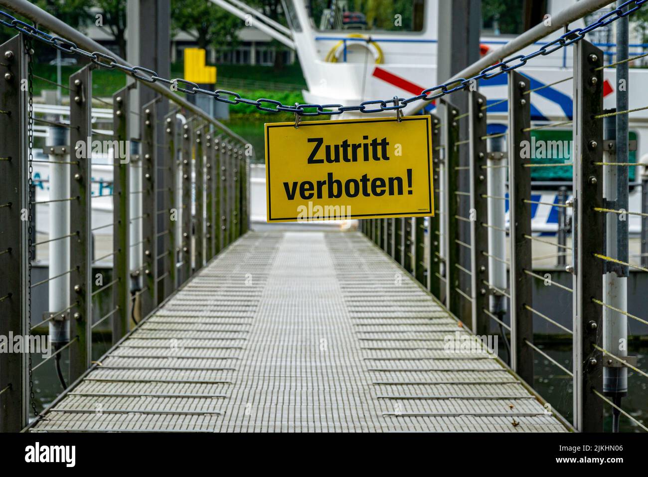 No entry sign sky background hi-res stock photography and images - Alamy