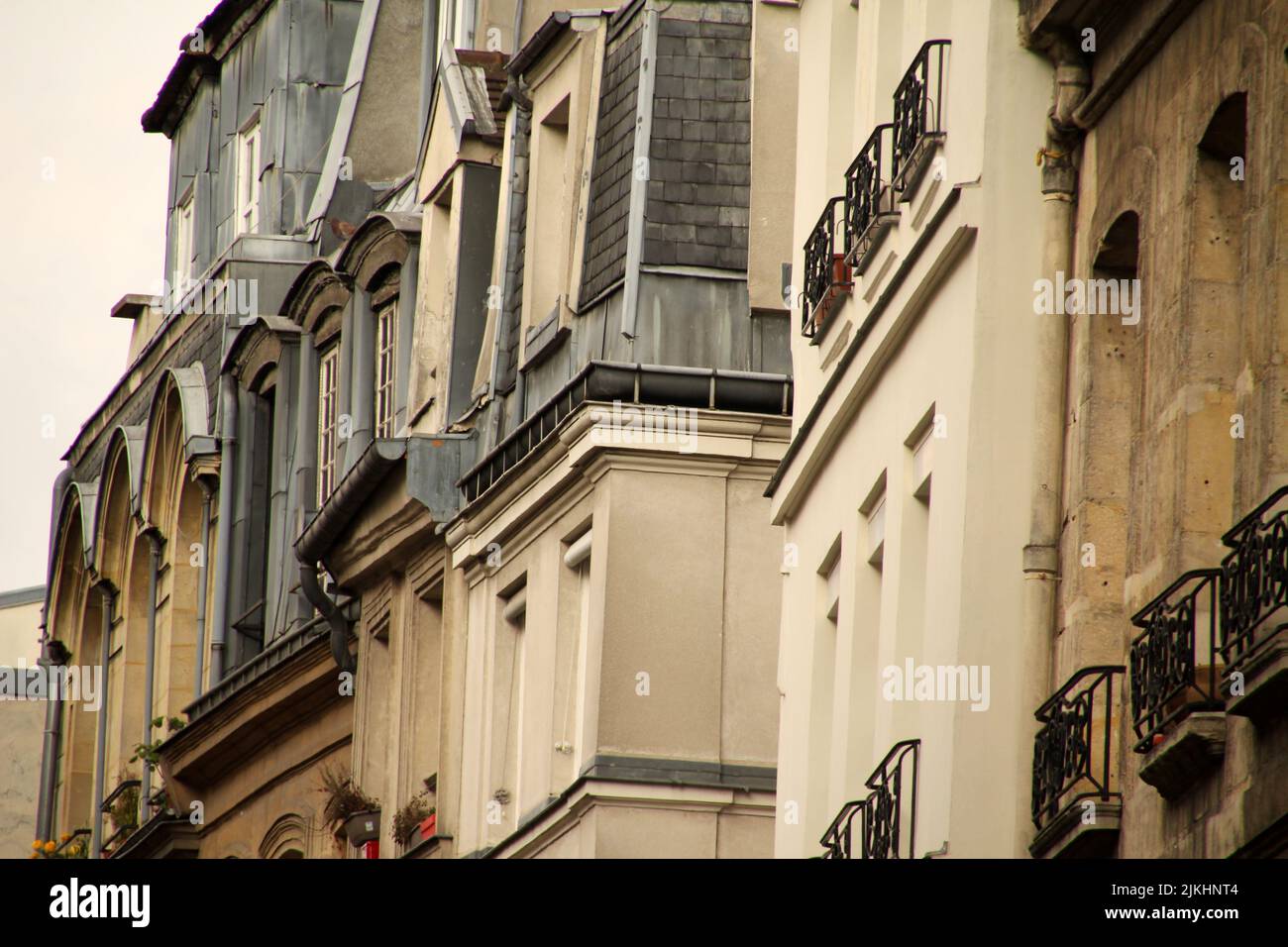 Classic paris shot hi-res stock photography and images - Alamy