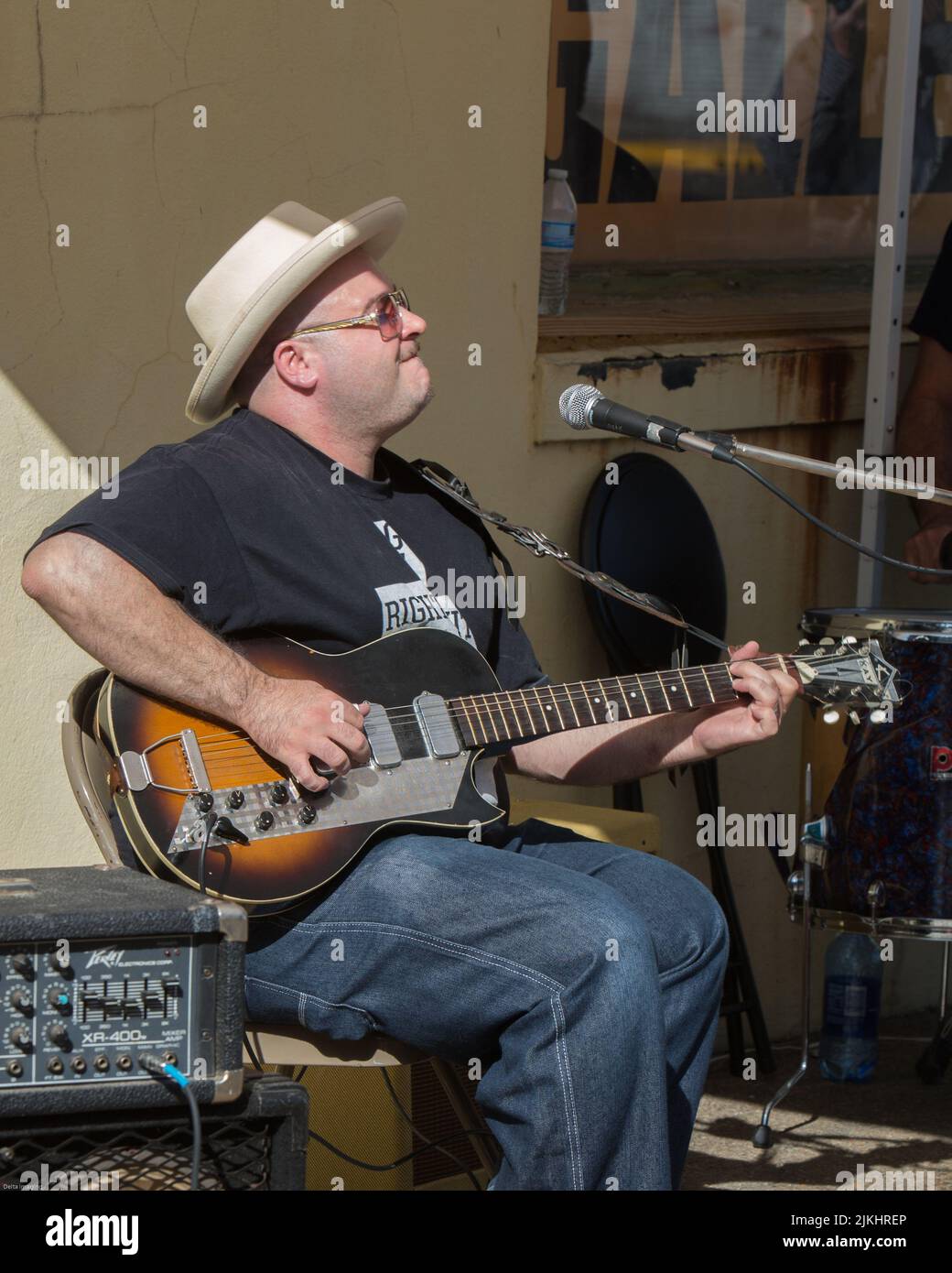 Electro band hi-res stock photography and images - Alamy