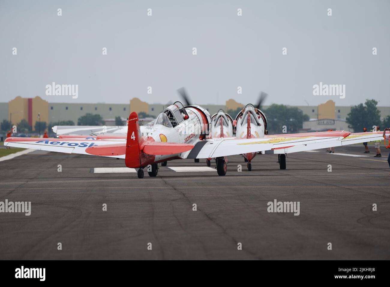 Team lining up hi-res stock photography and images - Alamy