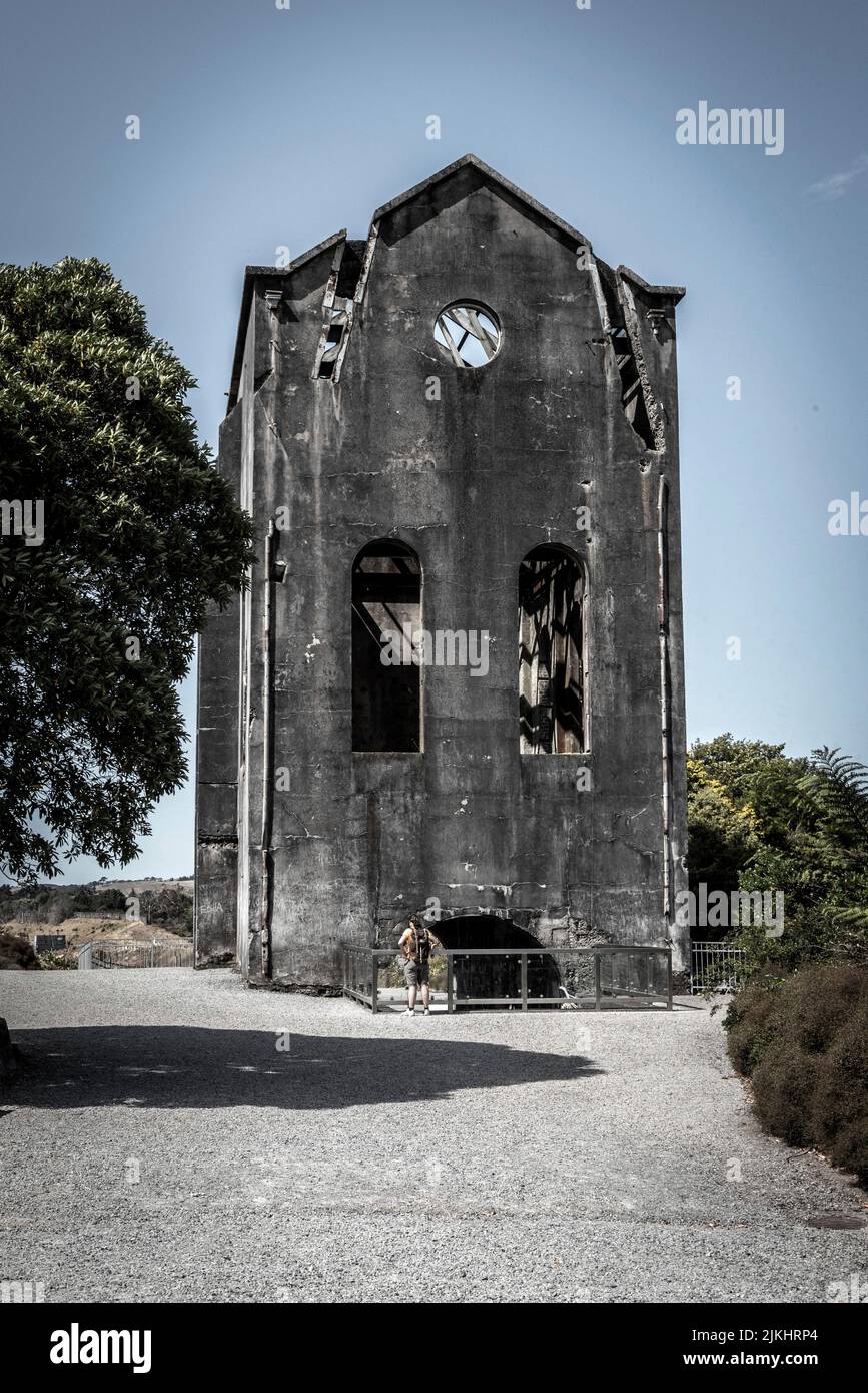 Tall industrial building hi-res stock photography and images - Alamy