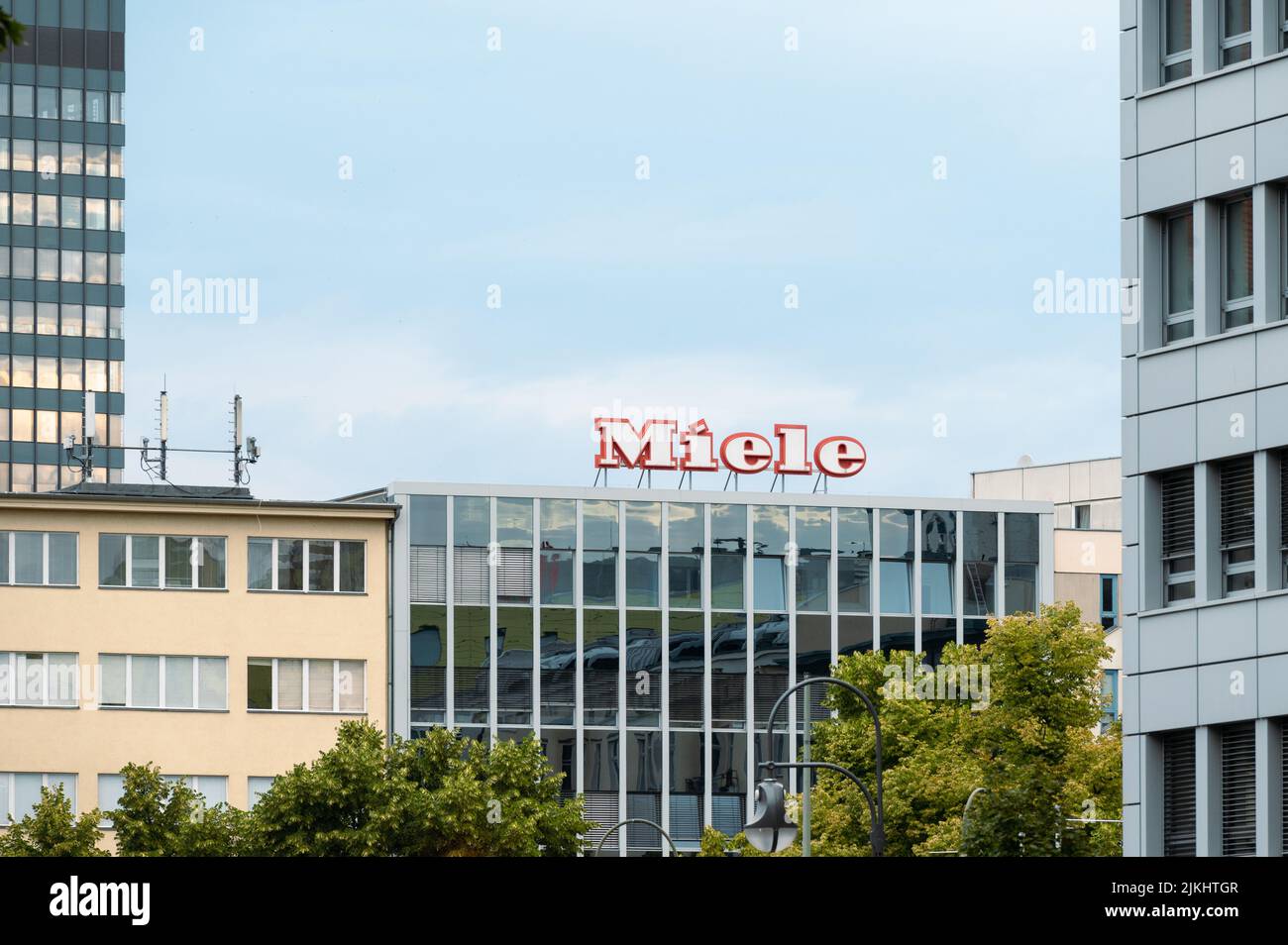 Miele logo hi-res stock photography and images - Alamy
