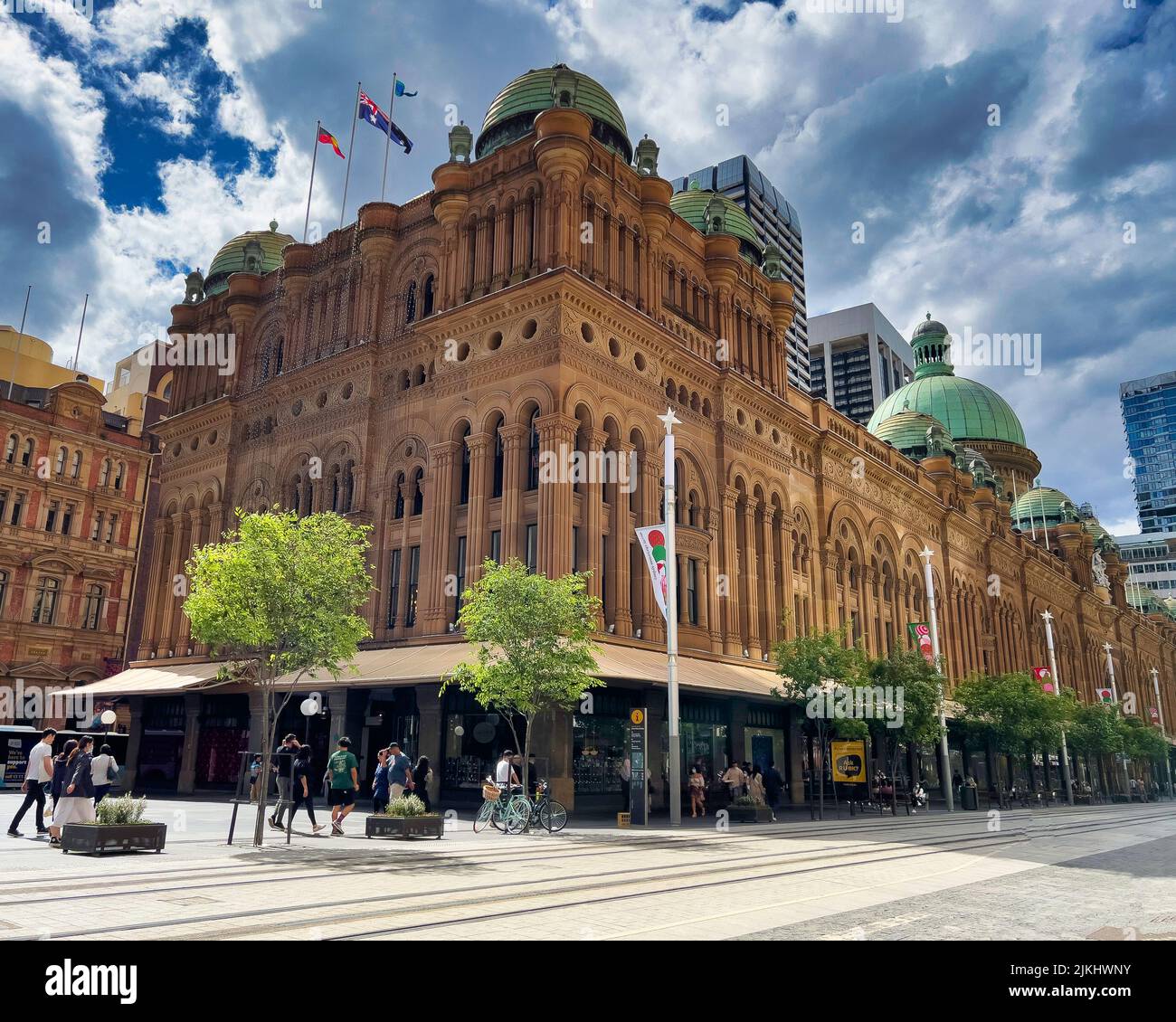 Historical buildings, Business buildings, Skyscrapers under blue sky in ...