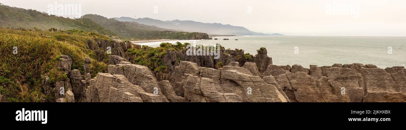 Beautiful Pancake Rocks at the west coast of New Zealands South Island ...