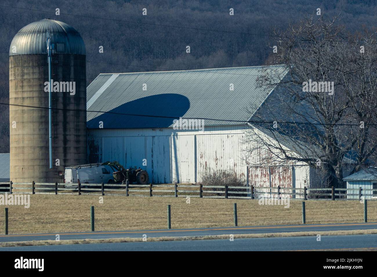 Rural silo hi-res stock photography and images - Alamy