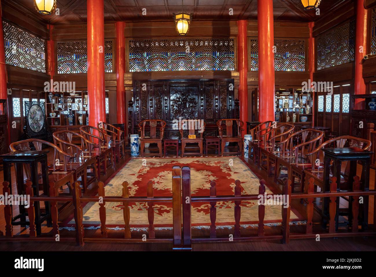 Chinese traditional house interior hi-res stock photography and images ...