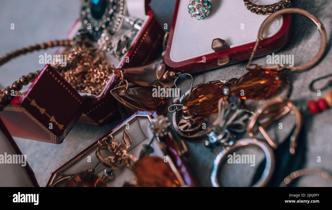 Jewelry boxes vintage hi-res stock photography and images - Alamy