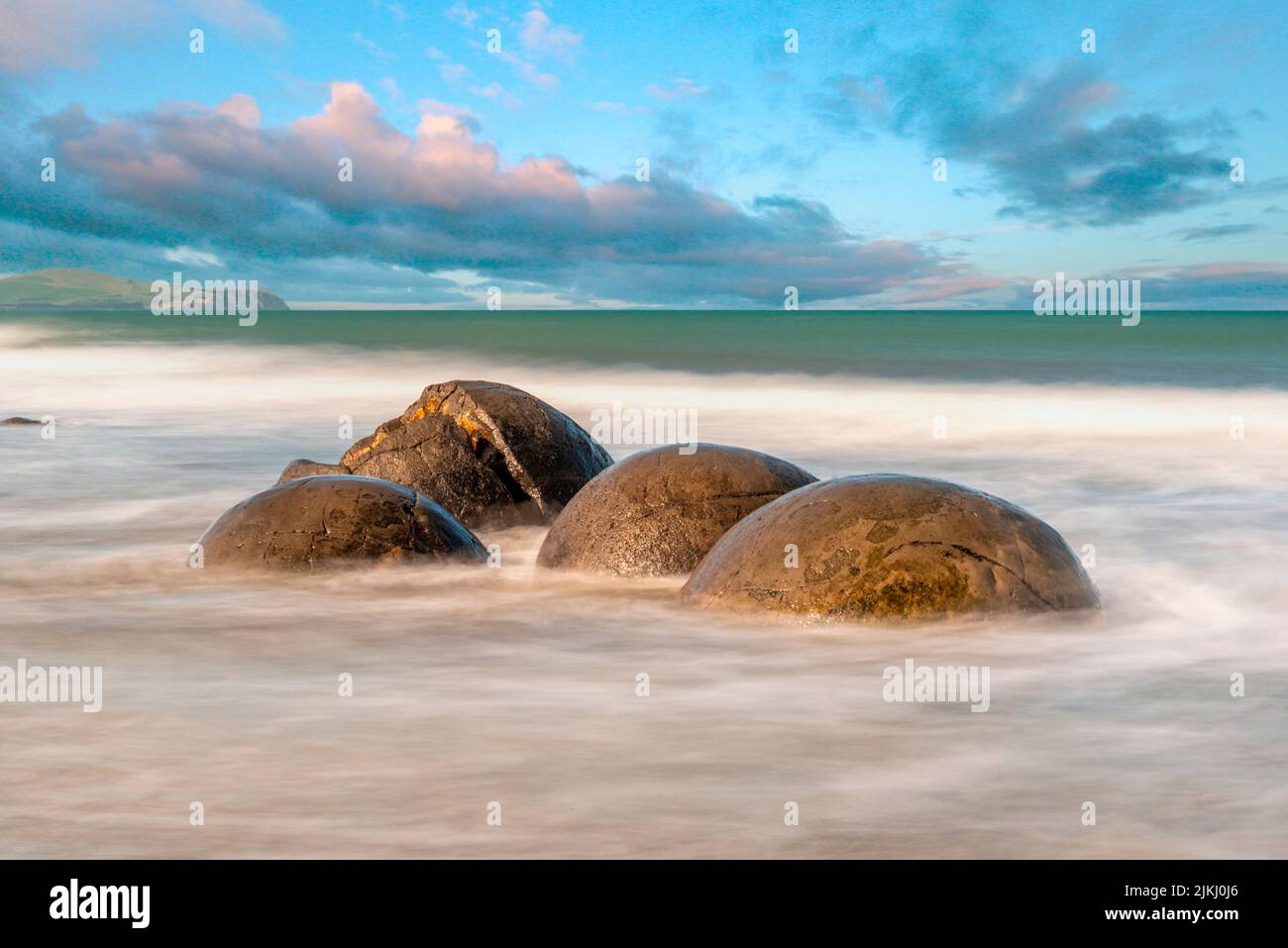 Scenic Moeraki Boulders at the east coast of New Zealands South Island ...